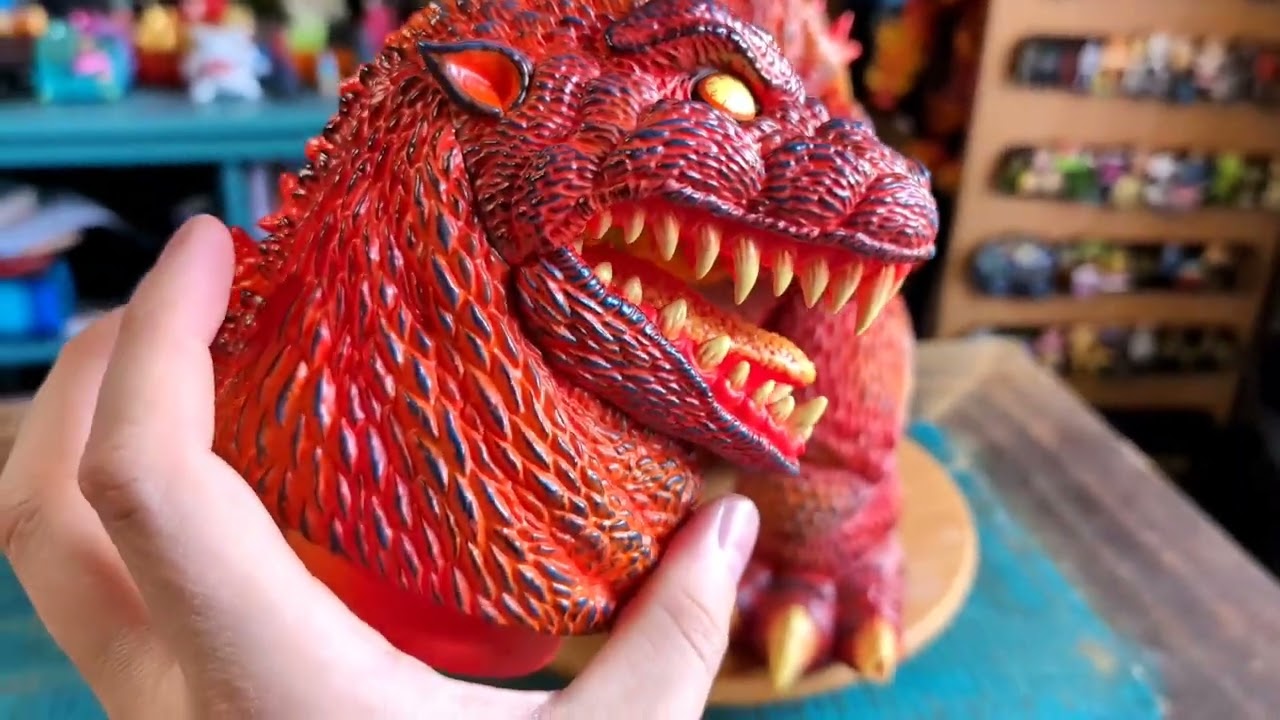 Godzilla Burning Variant James Groman Mondo Vinyl Designer Figure Review