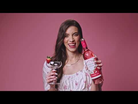 Discover Castello Del Poggio's ALL NEW Strawberry Kiss fruit wine