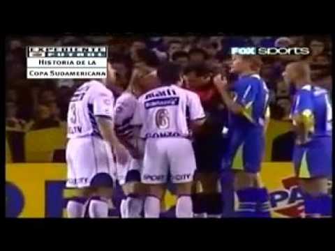 Boca vs Pumas jugada para expulsión