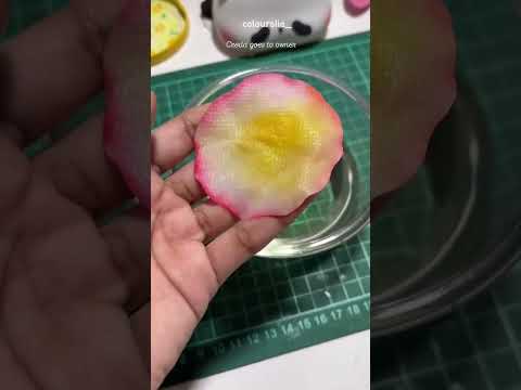 DIY tissue paper flowers ๐ #aestheticcrafts #easycrafts #handmadewithlove #craftideas #diyflower