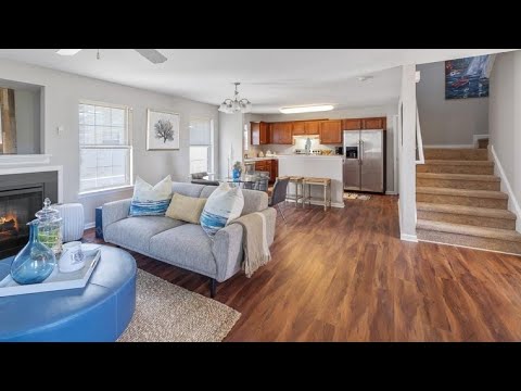 802 16th Street, Virginia Beach, VA Presented by Christine Cahoon.