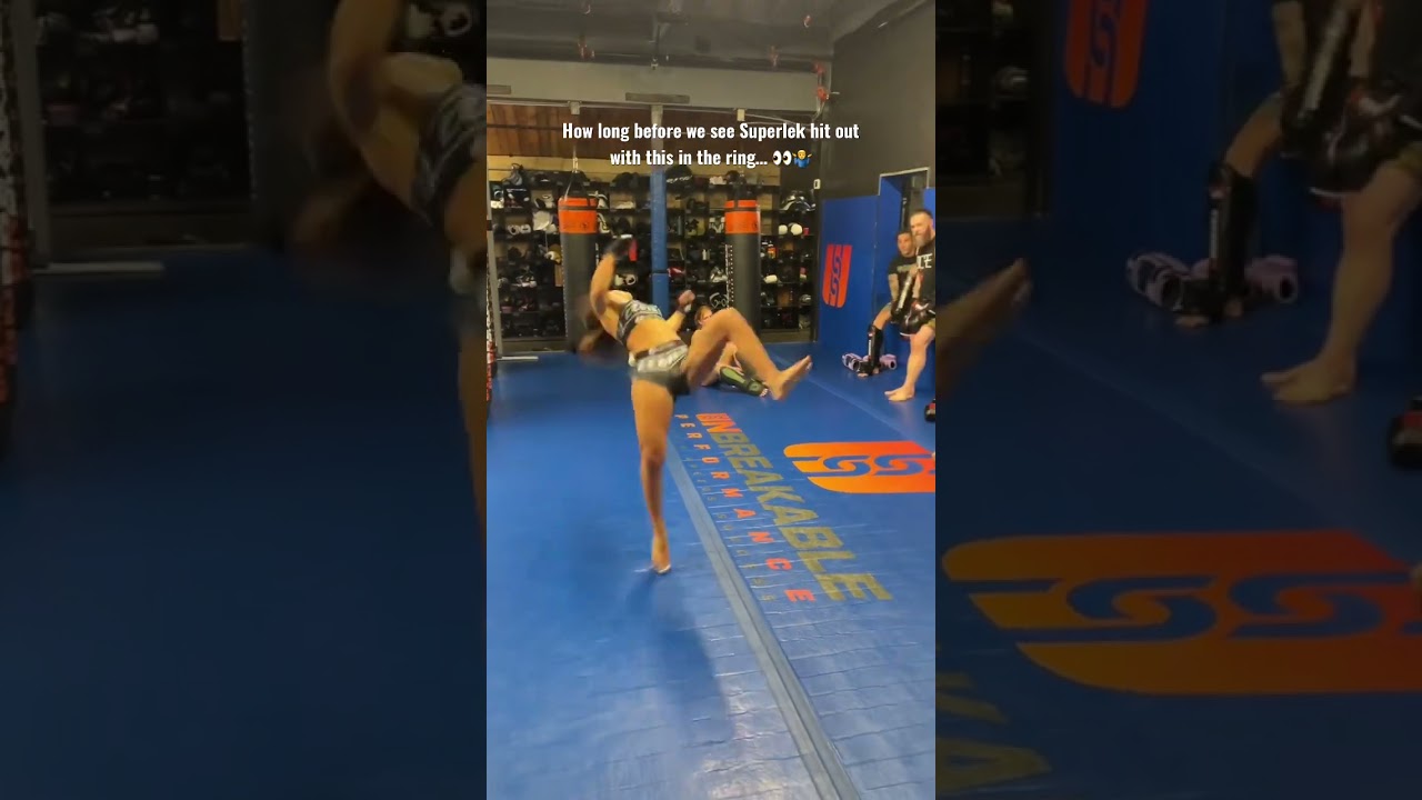 How long before we see Superlek hit out with this in the ring… 👀🤷‍♂️ #shorts