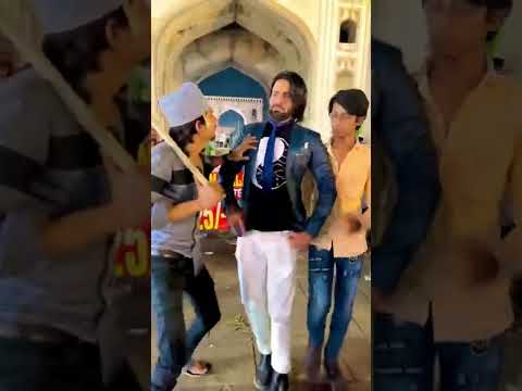 Ek gaou ka admi Hyderabad aya usko charminar nai malum agge dekho🤣🤣#youtube #foryou #hyderabadi