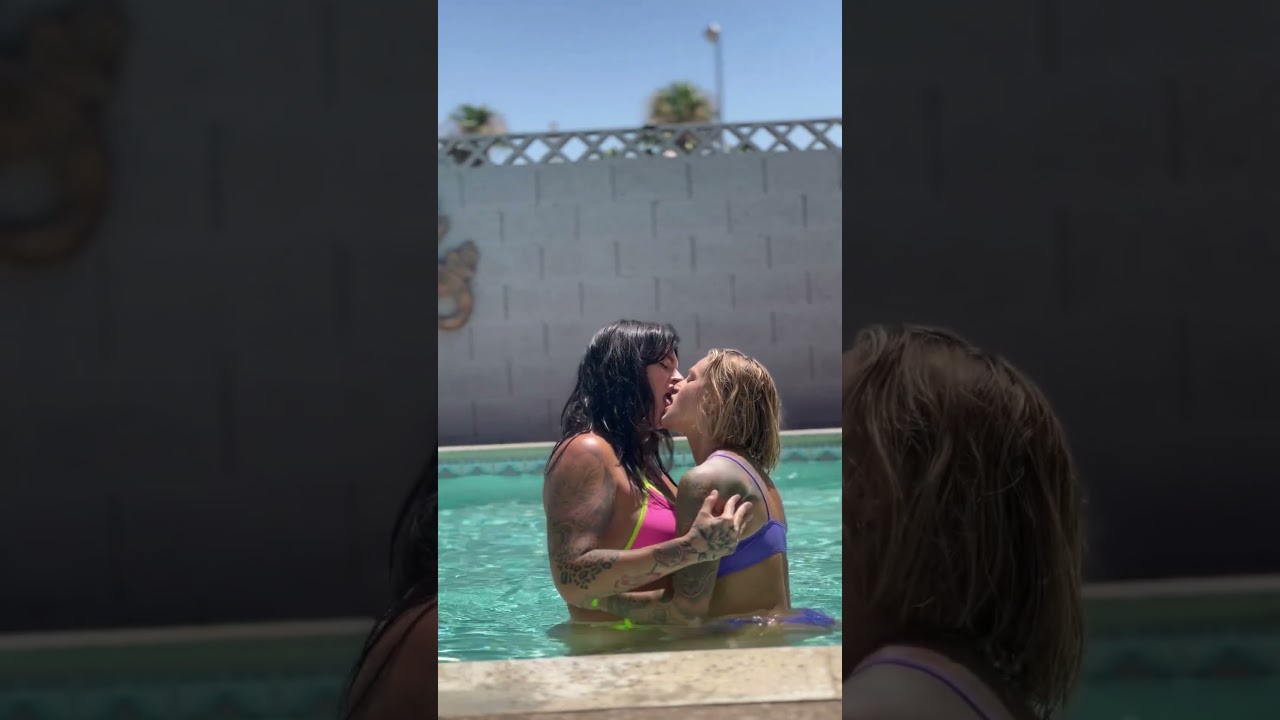 Lesbian Kissing 74