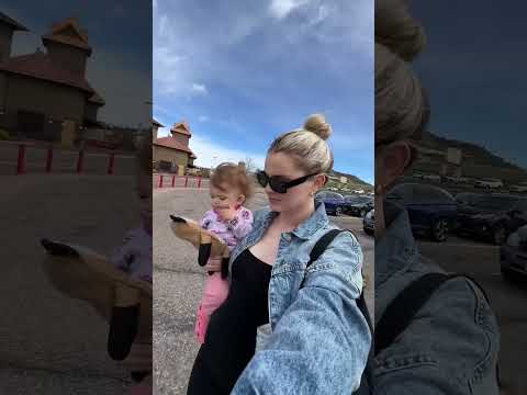 Lets see whats good at the lululemon outlet today! Ashcroft #lululemon #minivlog #momsoftiktok #sahm