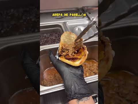 Venezuelan food every foodie should try: Arepa de Pabellon