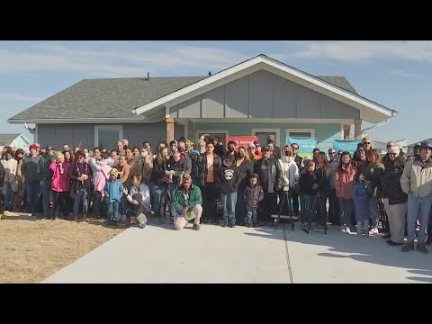 Austin Habitat for Humanity helps 7 families become new homeowners | FOX 7 Austin