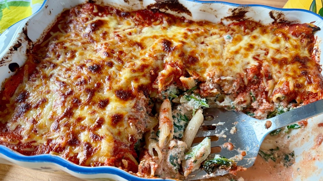 Spinach and Ricotta Pasta Bake | Easy dinner recipe
