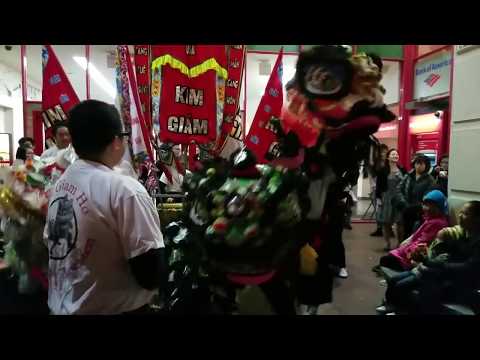 Têt Cali Bolsa Vietnamese New Year Múa Lân Dragon Dance. Hoi Cho Tet Westminster, CA