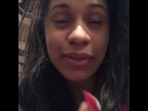 Cardi B try to translate LA MODELO Hook