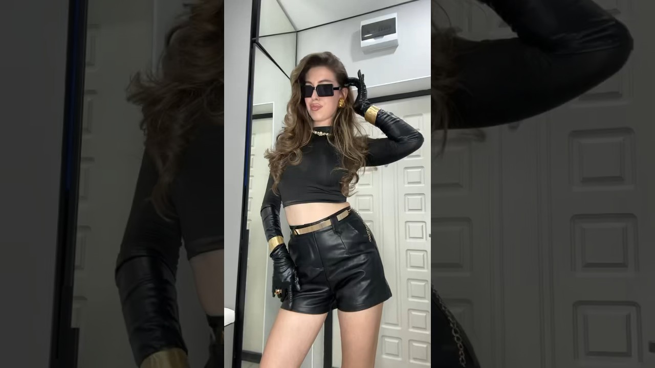 Are you ready to serve? #goddess #leathergloves #leather #glasses #worship