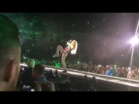 Shakira - Perro Fiel/El Perdón | Live in Cologne