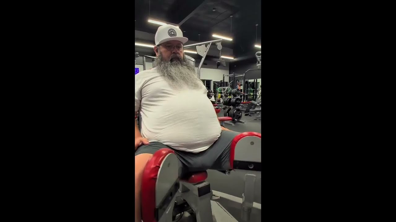 Heavy gym, bulge