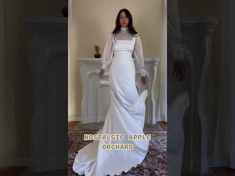 Fall inspired bridal gowns 🍁 What’s your favorite wedding season?