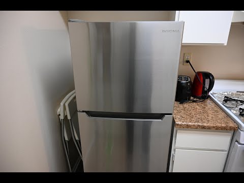 Insignia Refrigerator hands on and Review
