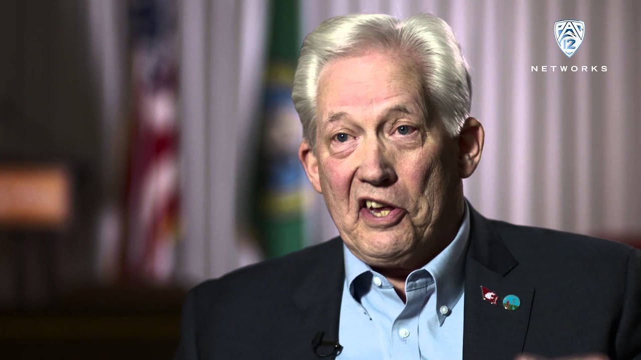 Pullman's mayor shows his Cougar pride by announcing for WSU football, men's hoops