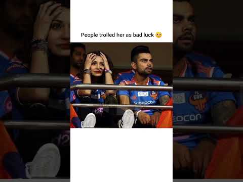 Be her virat ????????????✨#viratkohli #anushkasharma #ytshort #viralvideo#funshow024 #trendingshorts #explore