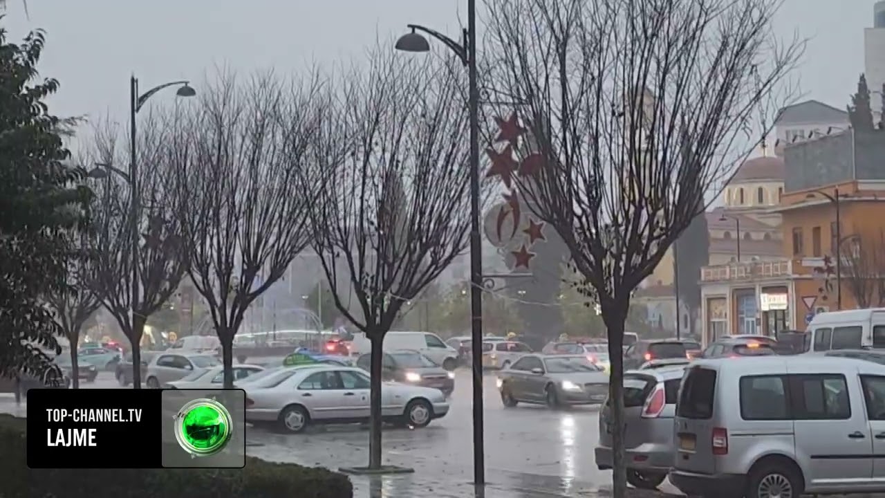 Top Channel/ Moti i keq, rrebesh dhe erë e fortë në Fier! Trafik i ...