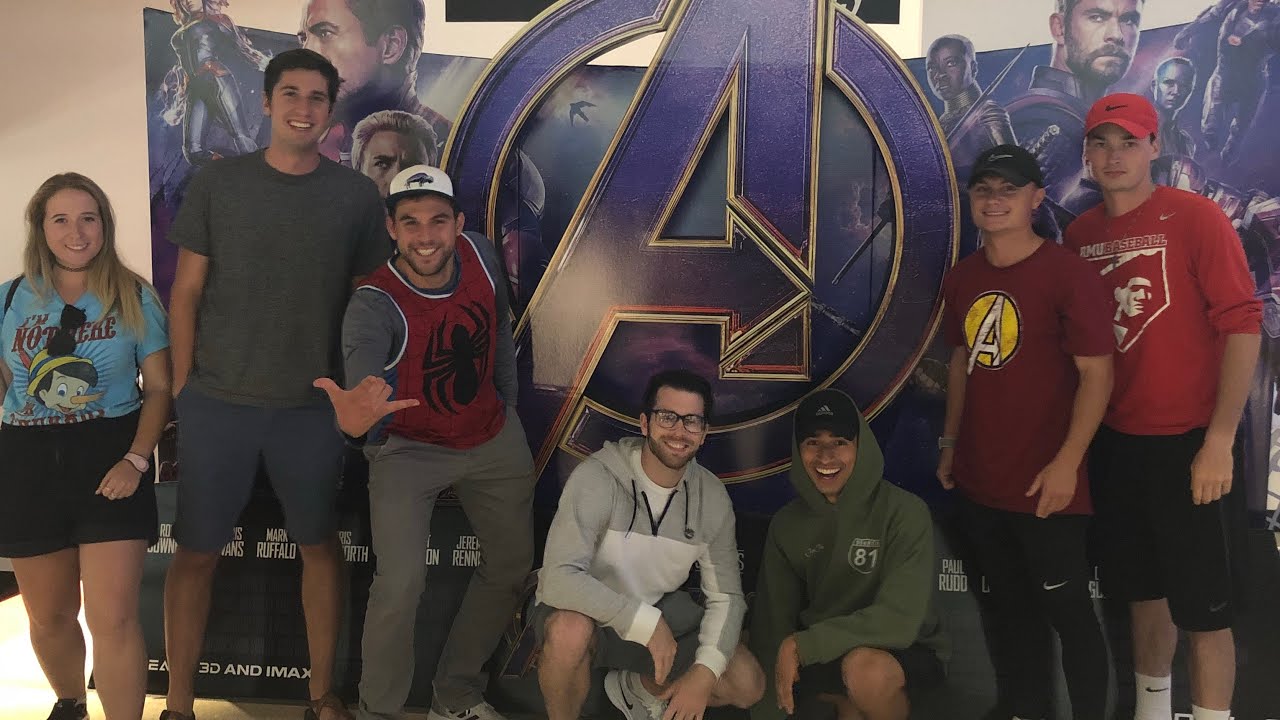 AVENGERS ENDGAME MIDNIGHT PREMIERE *I cried real tears* (SPOILER FREE)