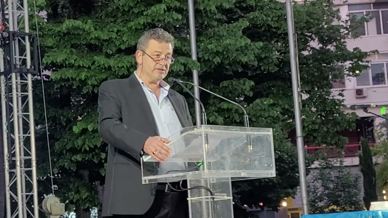 Όλη η Λάρισα «Μαζί μια Αγκαλιά» - Εγκαινιάστηκε στην Κεντρική Πλατεία η ...