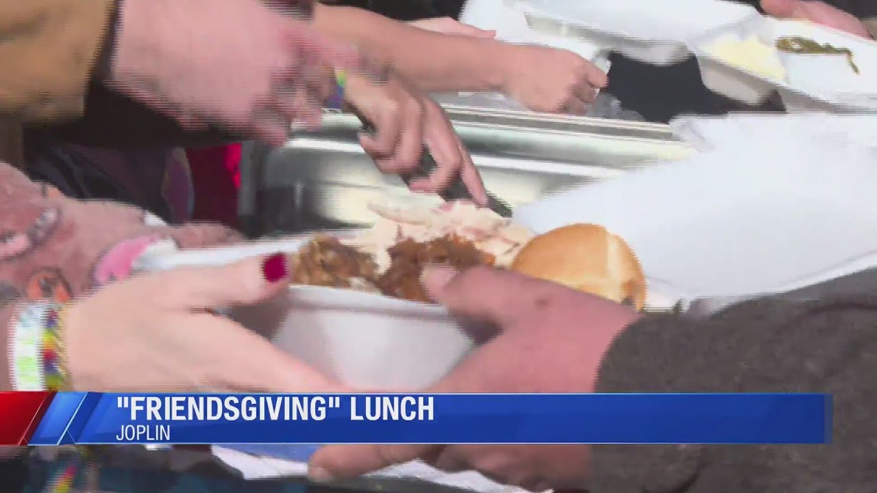 Joplin volunteers serve free Thanksgiving meal to community