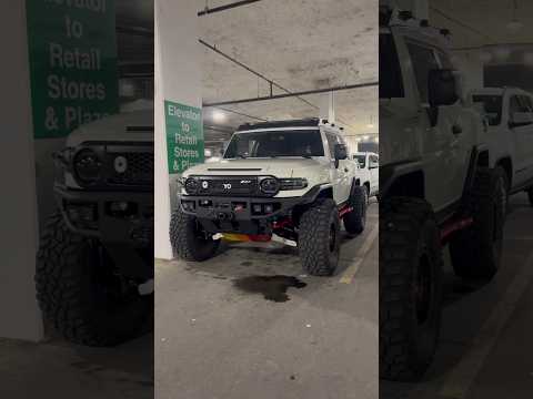 All I have is parking lot content.😂 #fj #explore #fjcruiser #4x4