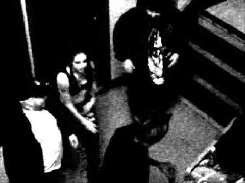 Fan attacks Lead singer of Hed PE