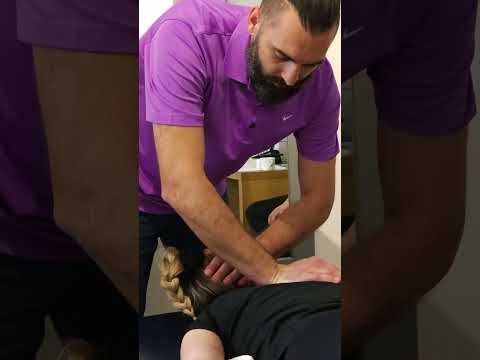 Patient with Torticollis getting neck manipulations. #physiotherapy #manipulation