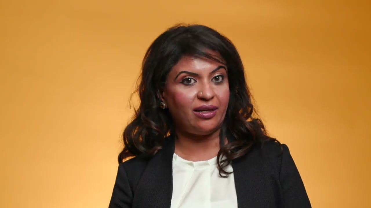 What does a gastroenterologist recommend during a visit?