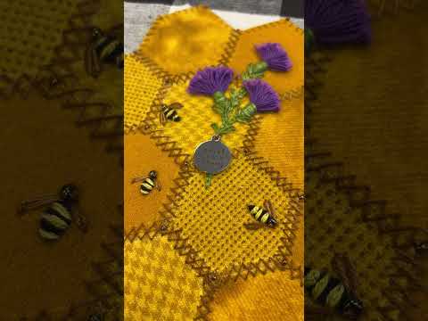 Sweet as Honey | 6.5" x 9" wool applique mat #wool #woolapplique #embroidery #artisandyedwool
