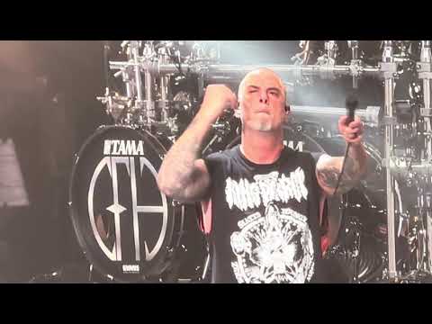 Watch: Reformed Pantera Celebrate 'Walk' Live With a Little Help From ...