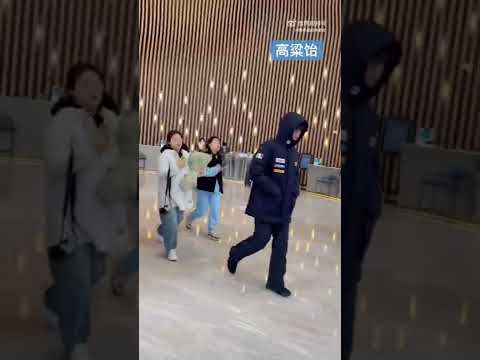 Huang jingyu go to work -黄景瑜上班30.11.2022#johnnyhuang#shorts