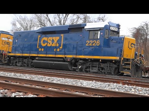 CSX Q415-26 With New ET44AH & Old GP30 Road Slug