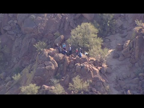 VIDEO: Phoenix fire crews rescue hiker on Camelback Mountain