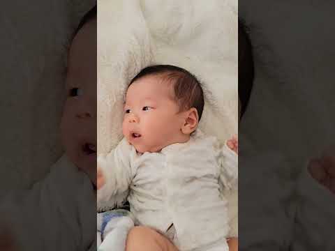 baby hiccups and yawns #baby #cute #infant