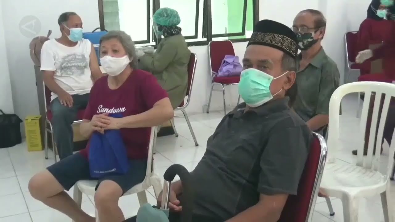 JAMBI UPAYAKAN SISTEM JEMPUT BOLA UNTUK KEJAR TARGET VAKSIN LANSIA