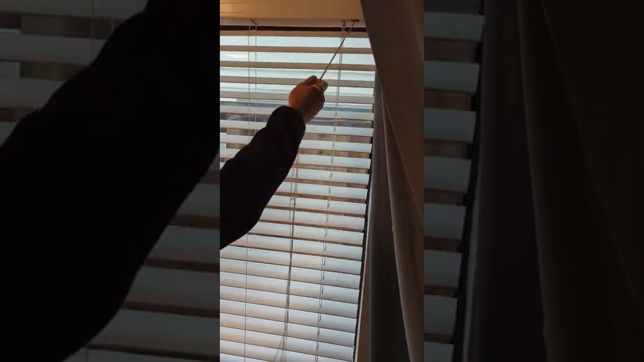 How to Open/Close Blinds at Bastrop