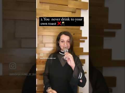 How to raise a toast correctly ๐ฅโจ #etiquette #goodmanners