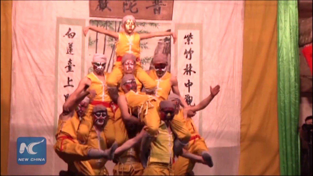 Incredible human pyramids in E China