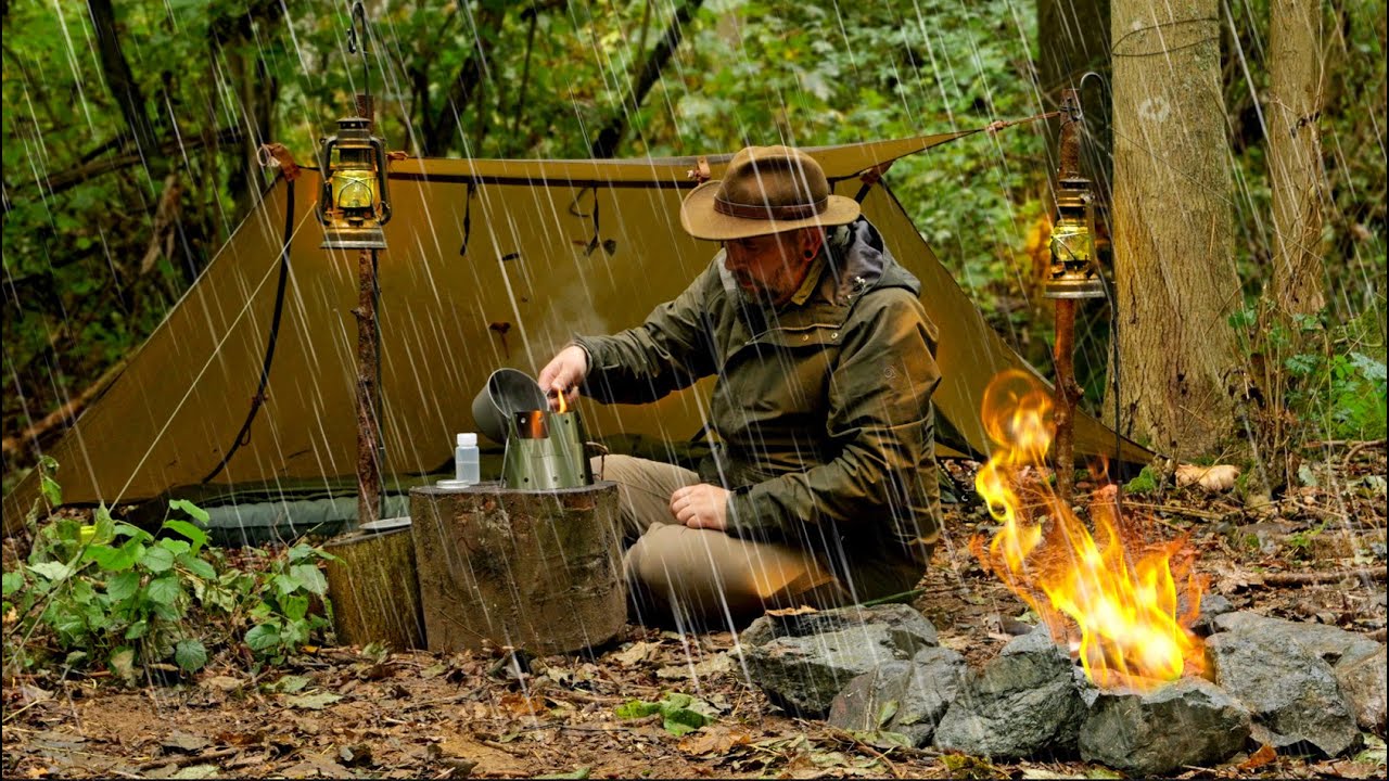 Solo Bushcraft Camping in the Rain