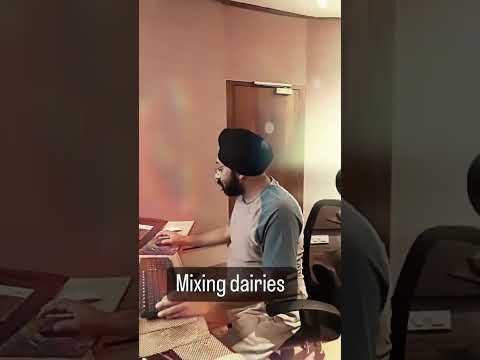 Akh Laal #surjitbhullar #sudeshkumari #joyatul #music