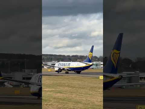 Ryanair Boeing 737-800 arrival into Leeds Bradford Int. Airport from Alicante #aviation #ryanair #e