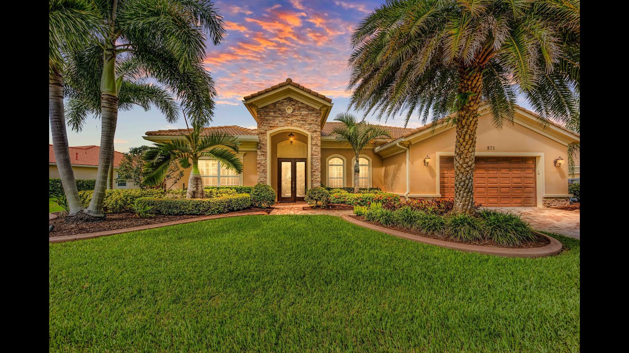 571 SE Tres Belle Circle, Stuart, FL