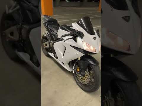 My custom 2005 #cbr600rr #motovlog #bikelife
