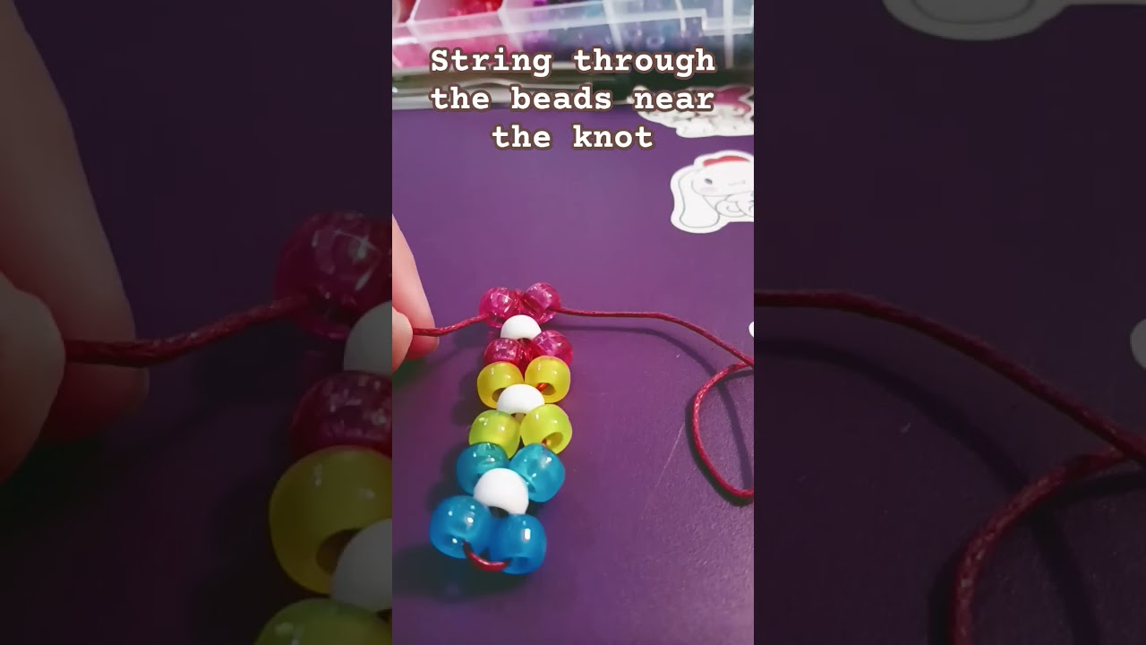 flower keychain tut pt 2. #kandi #therian #scene #plur #diy #tutorial #scenecore #kandikid