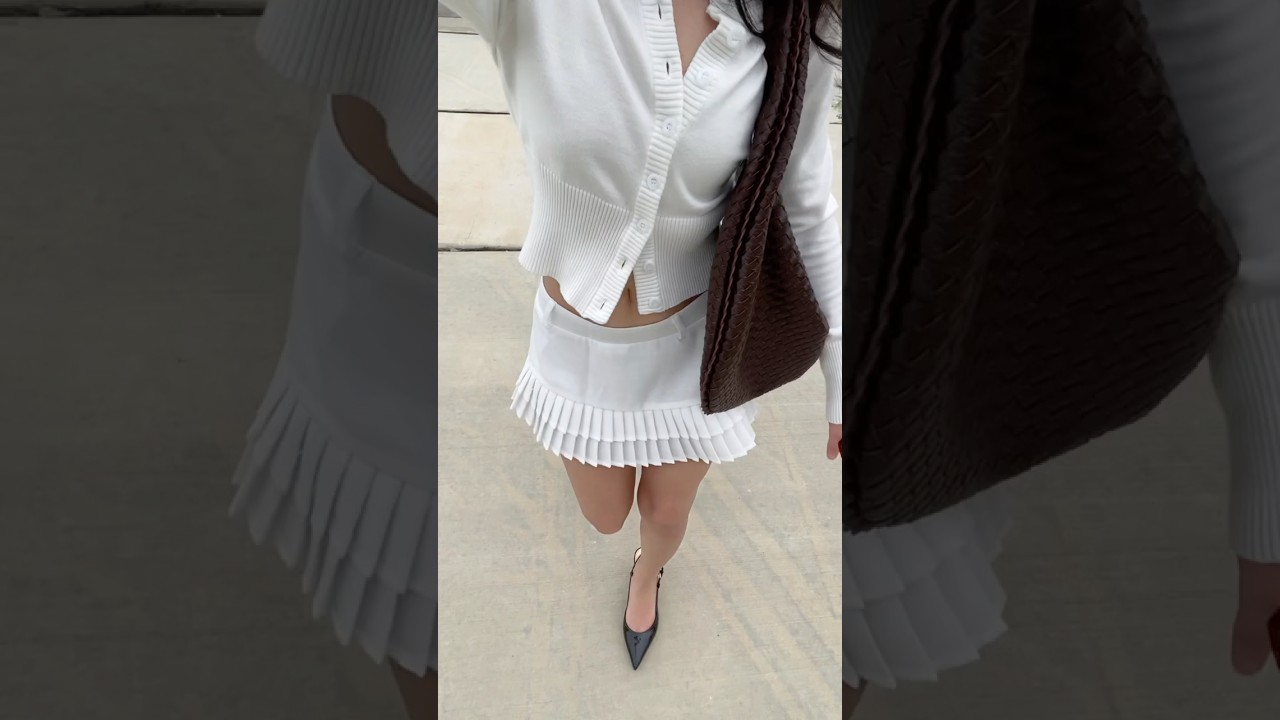 The perfect white mini skirt ☕️