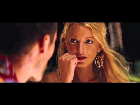 Savages Featurette - Meet Elena
