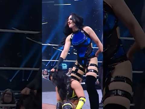 Stephanie Vaquer calls out Booker T right before her signature move 🔥