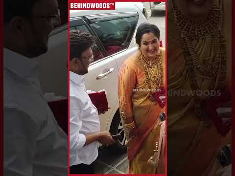 Bhagyaraj காலில் விழுந்து ஆசிர்வாதம் வாங்கிய Radha 😍 Karthika Nair Wedding