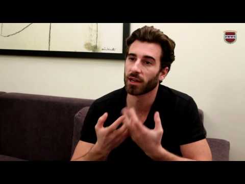 Julien Rochedy analyse le revenu de base. – lerevenudebase